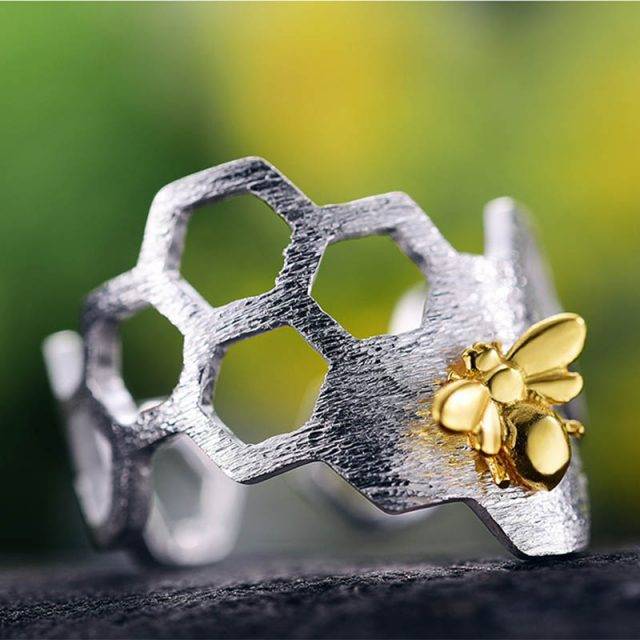 SILVER HONEYCOMB RING - Dewdrops & Vines