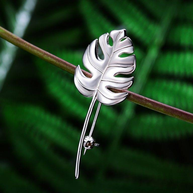 STATEMENT MONSTERA LEAF BROOCH - Dewdrops & Vines