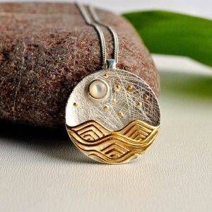 MOONLIGHT SHADOW PENDANT NECKLACE - Dewdrops & Vines