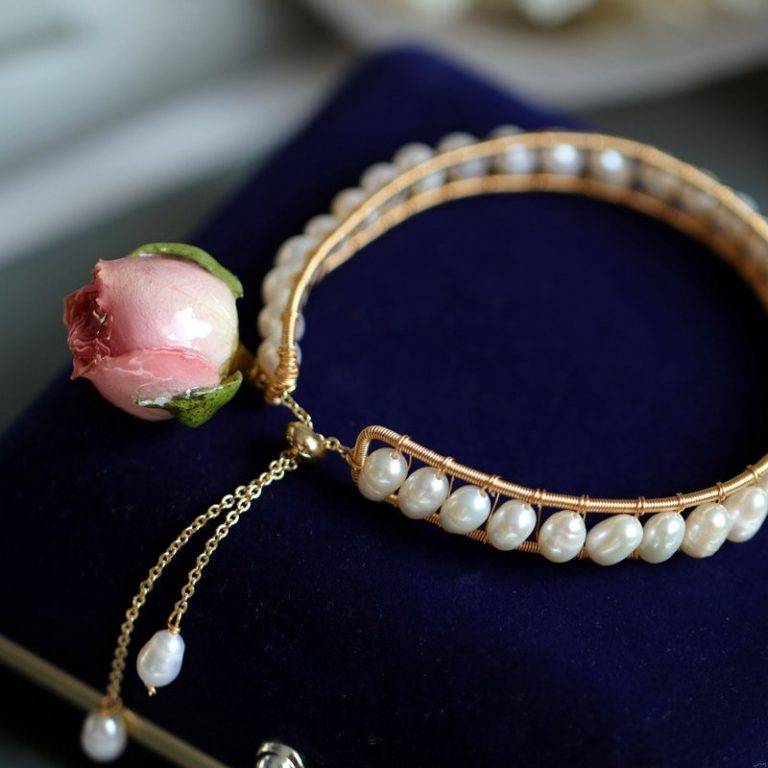 ELEGANT PEARL ROSE BANGLE - Dewdrops & Vines