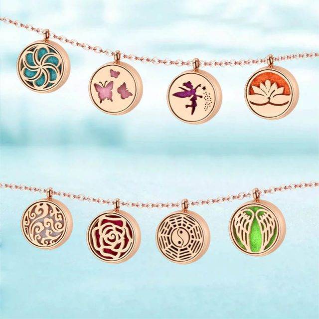 ESSENTIAL OIL DIFFUSER NECKLACE - Dewdrops & Vines